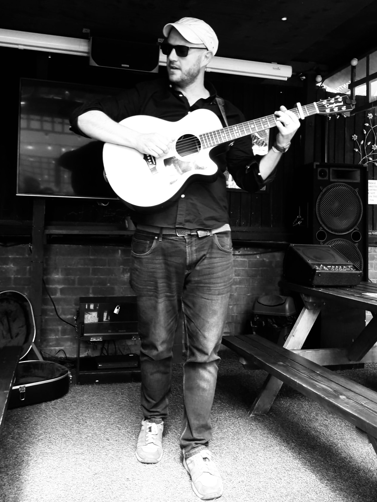 Matt Davis Guitar – Folk guitarist and songwriter, St Albans, UK